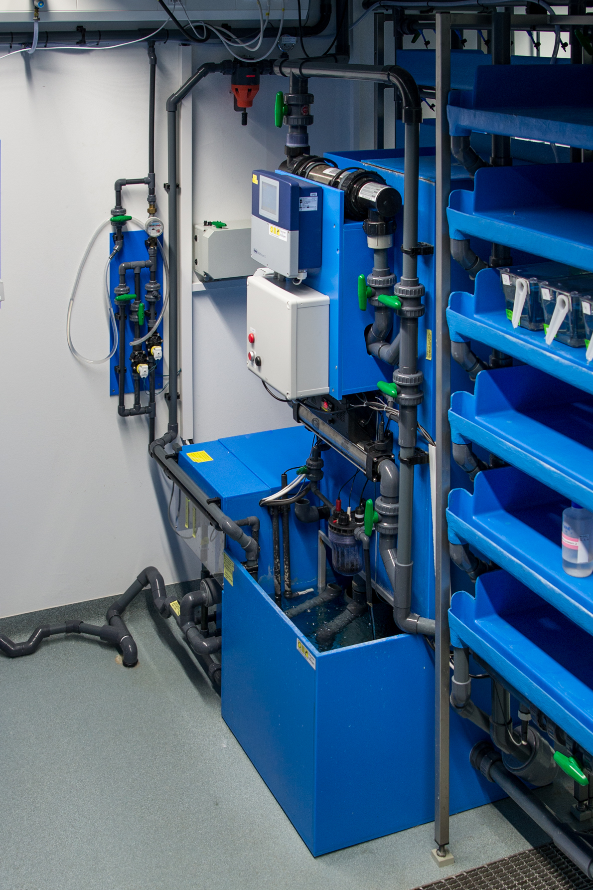 Water filtration unit for aquatic research facilities - Zebcare